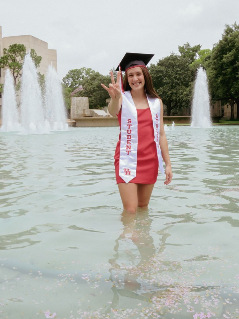 Sarah Howe, Pole Vault - NIL Profile - Opendorse