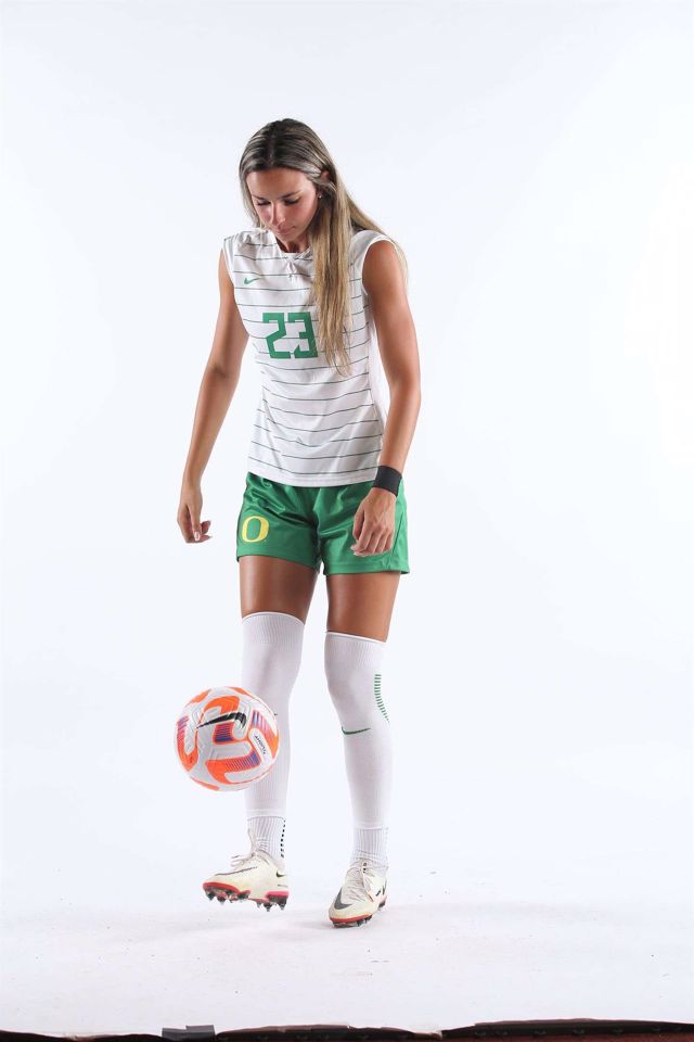 Alice Barbieri, Midfielder, Oregon Ducks - NIL Profile - Opendorse