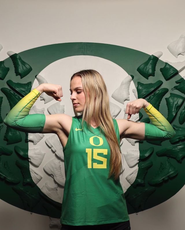 Mimi Colyer, Outside hitter, Oregon Ducks - NIL Profile - Opendorse