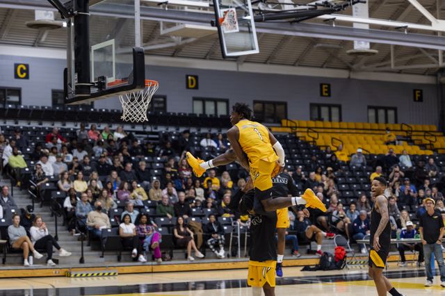 Markeith Browning, Guard, Milwaukee Panthers - NIL Profile - Opendorse