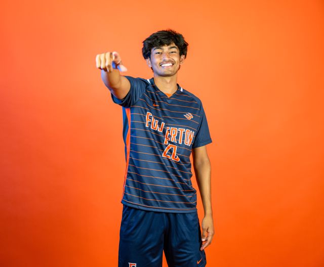 Christopher Villa, Defender, Cal State Fullerton Titans - NIL Profile ...