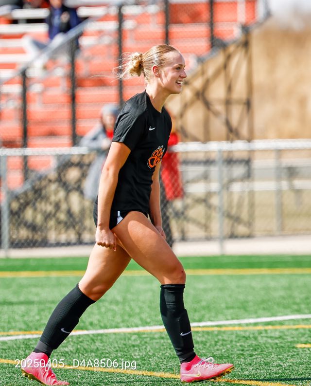 Molly Armstrong, Midfielder, University of St. Thomas - NIL Profile ...